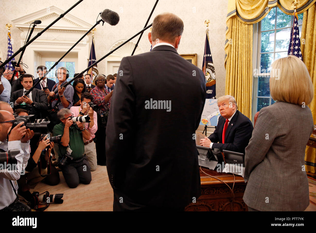 Dhs oval office hi-res stock photography and images - Alamy