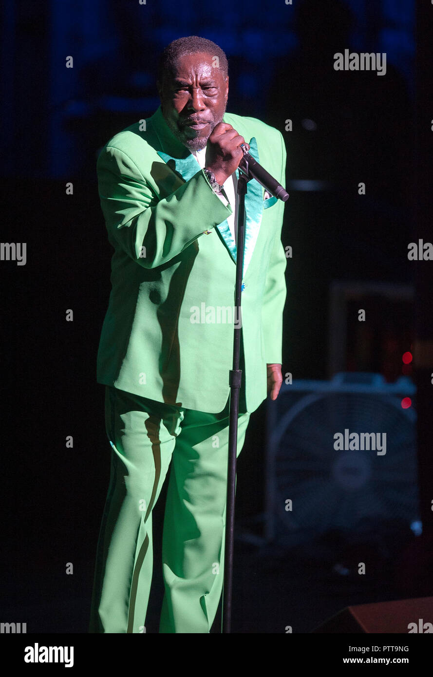 Gerald levert singer hi-res stock photography and images - Alamy