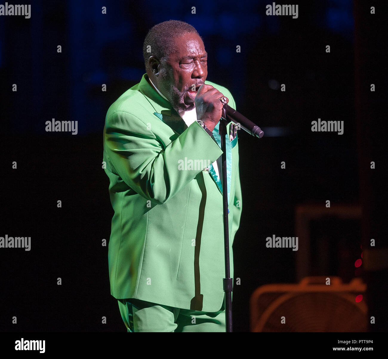 Gerald levert singer hi-res stock photography and images - Alamy