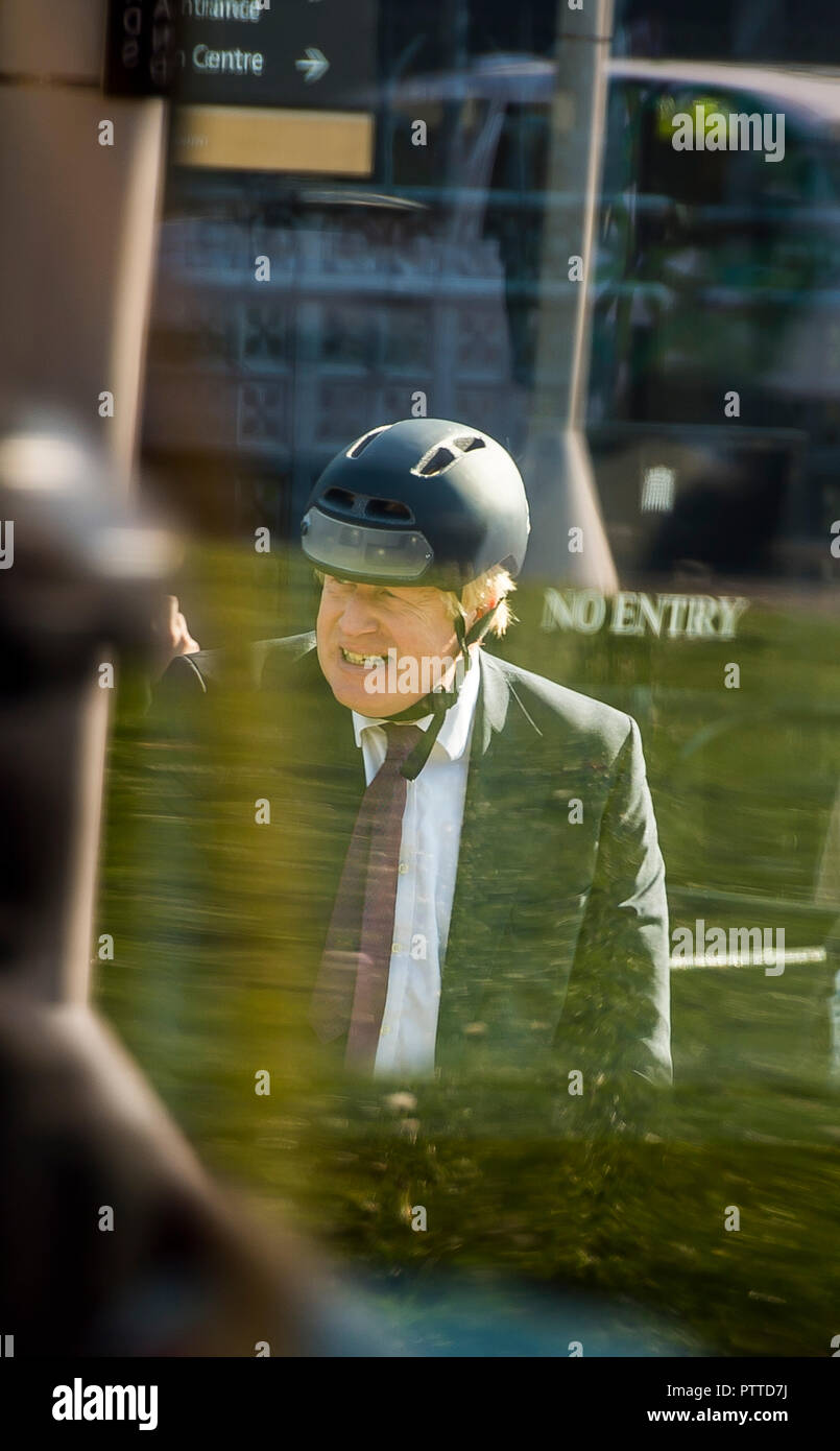 Brexit bus boris johnson hi-res stock photography and images - Alamy