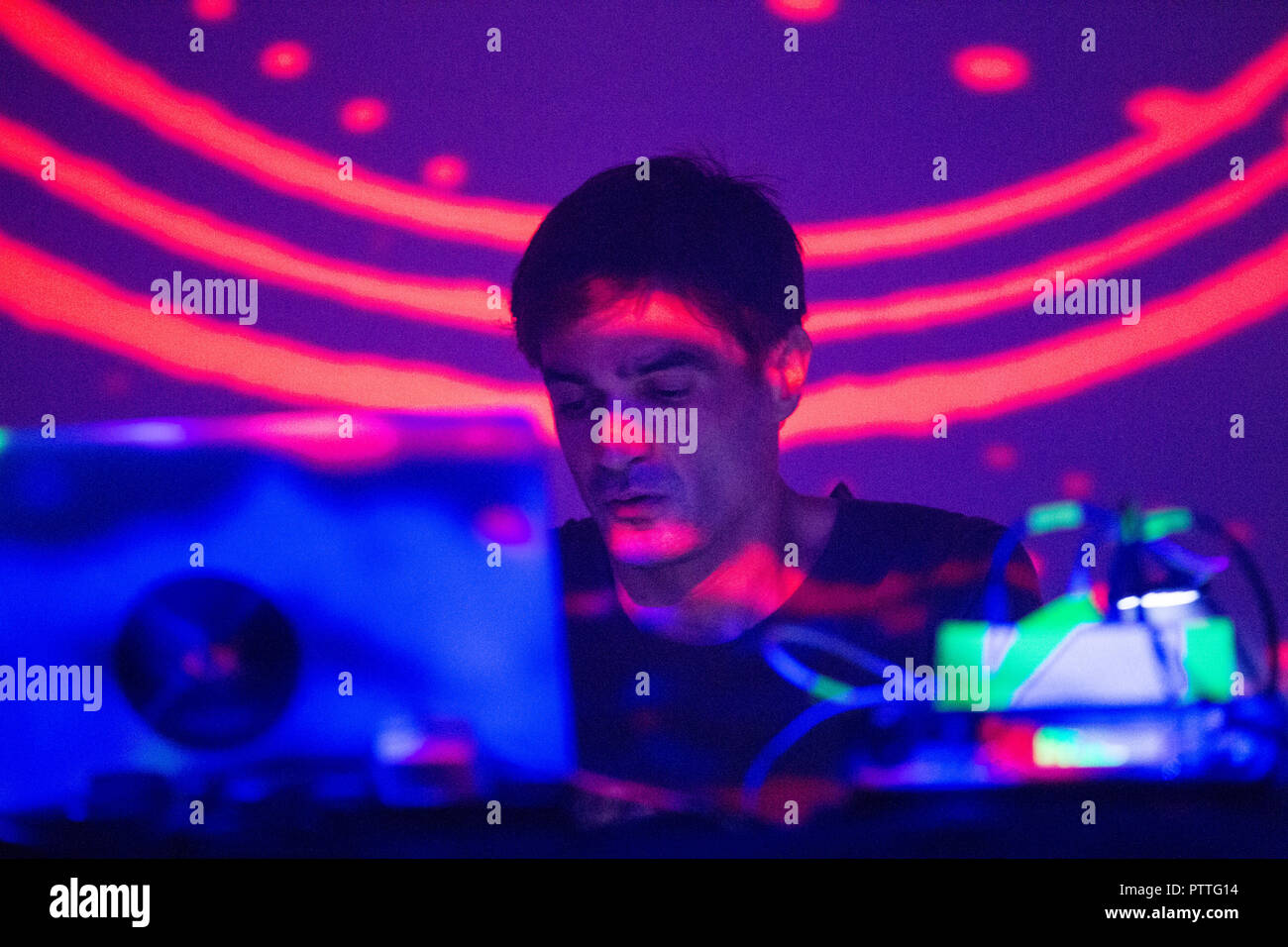 Jonathan julian hopkins hi-res stock photography and images - Alamy