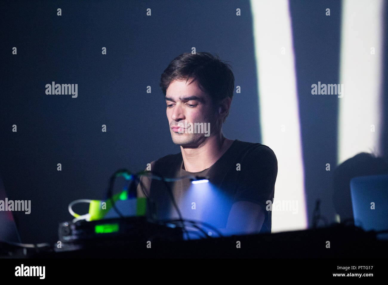 Jonathan julian hopkins hi-res stock photography and images - Alamy