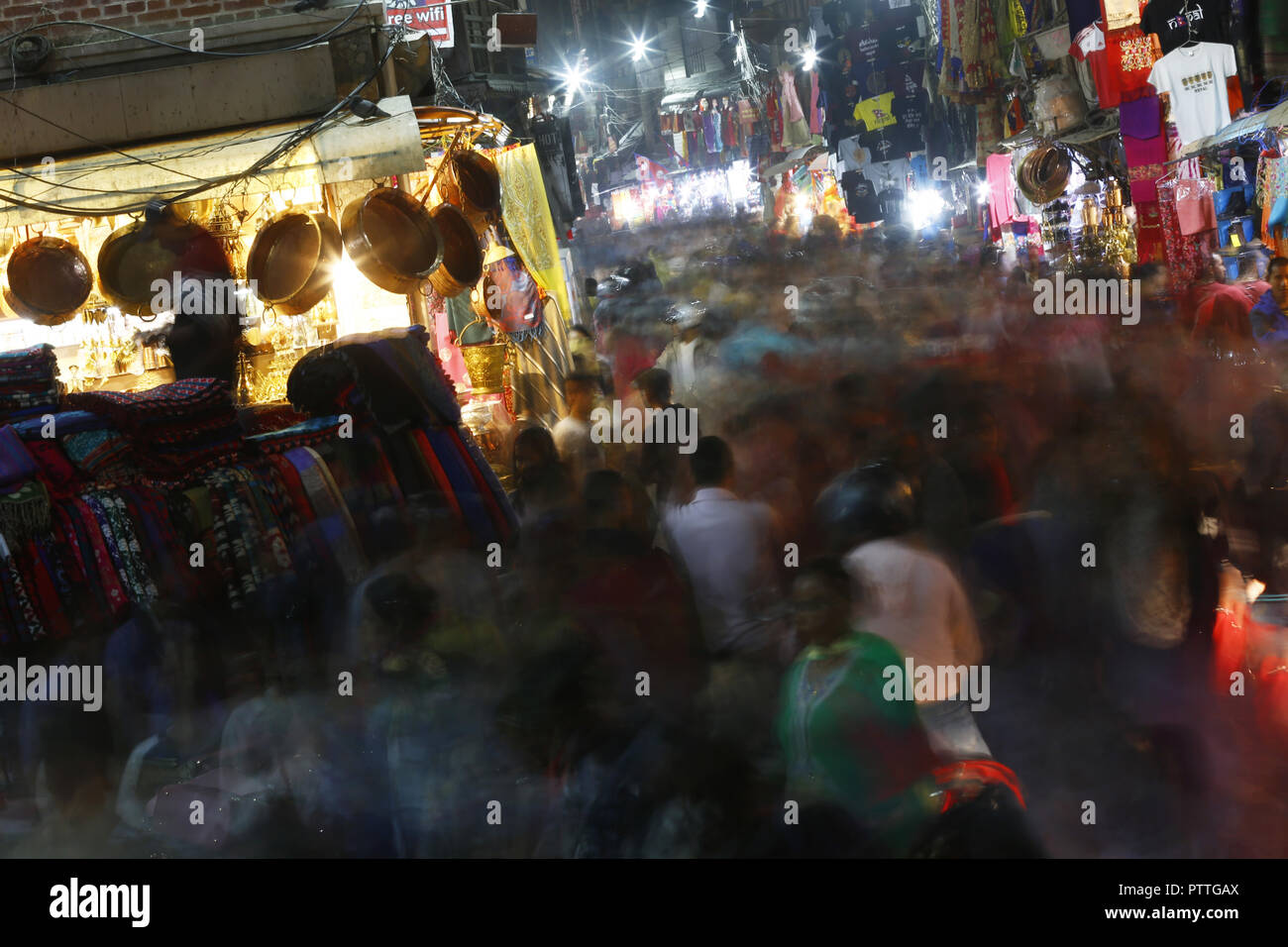 Kathmandu, Nepal. 11th Oct, 2018. Shoppers throng the Ason market for ...
