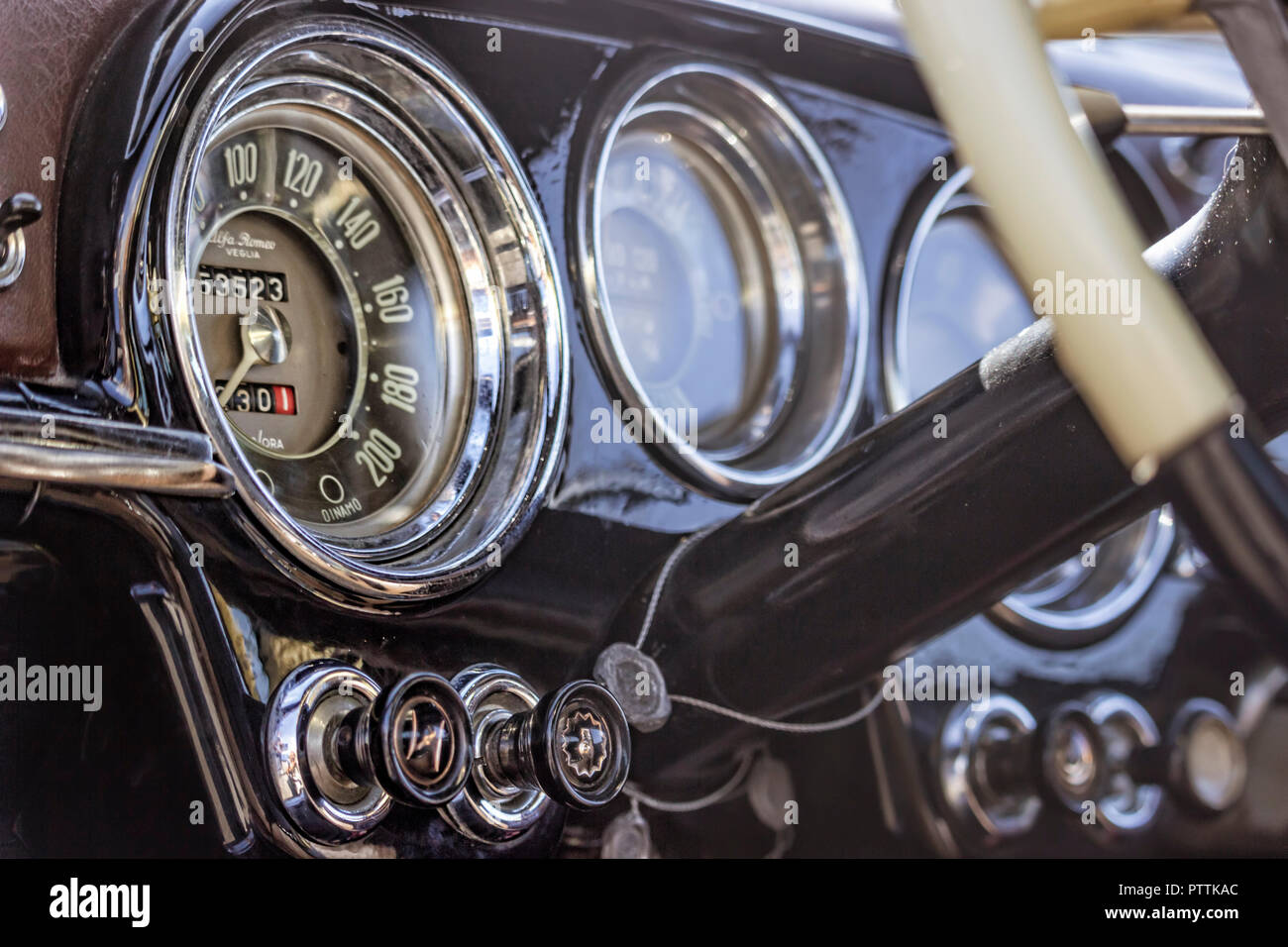 Alfa romeo 1900 hi-res stock photography and images - Alamy