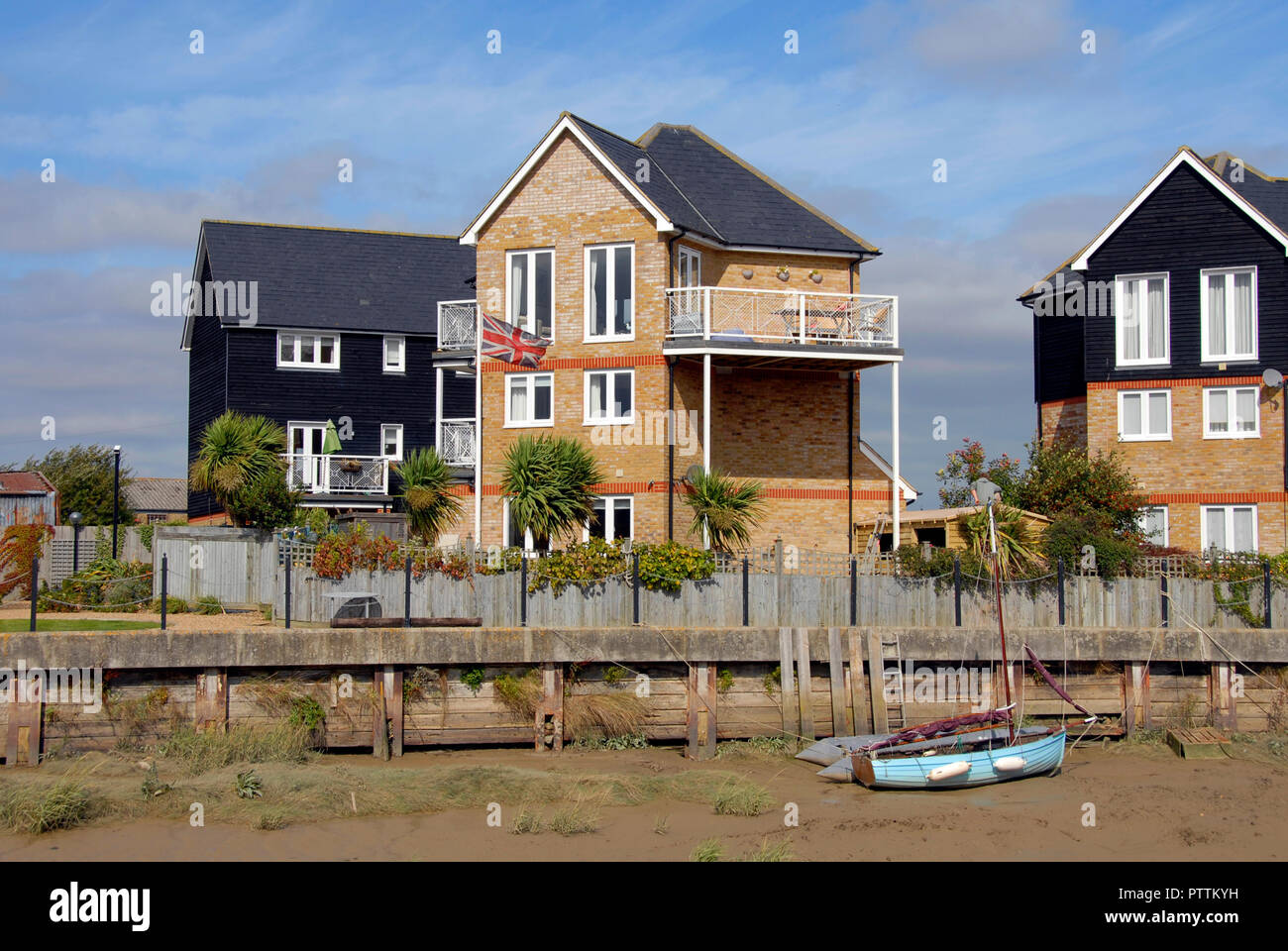Modern water-side homes, Faversham, Kent, England Stock Photo - Alamy