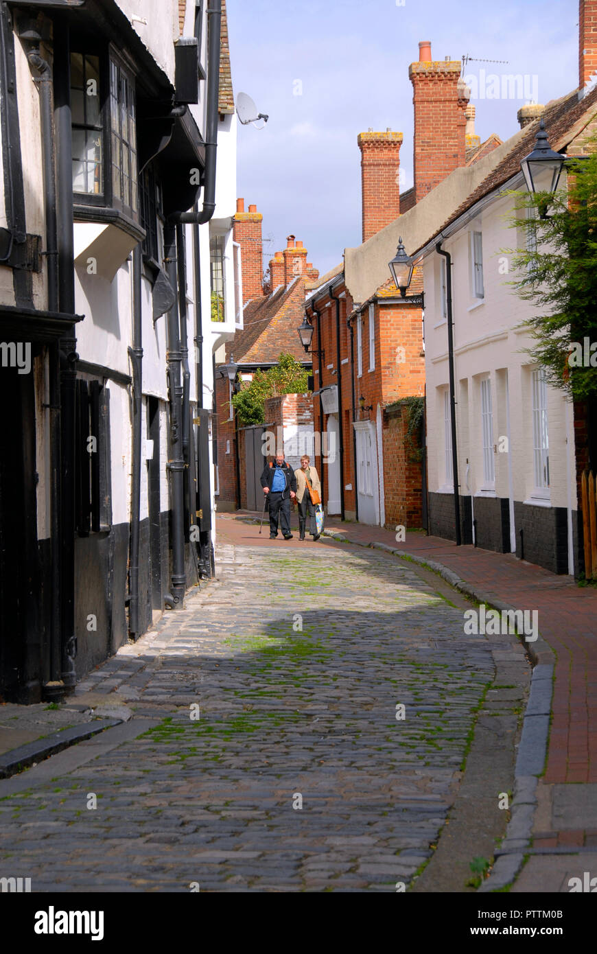 Middle row hi-res stock photography and images - Alamy