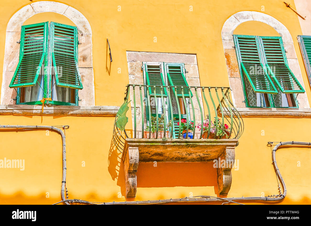 Neighbor windows hi-res stock photography and images - Alamy