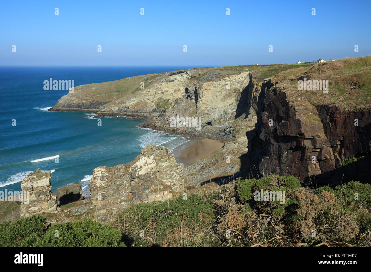 Old slate mine workings - Trebarwith Strand, North Cornwall, England ...