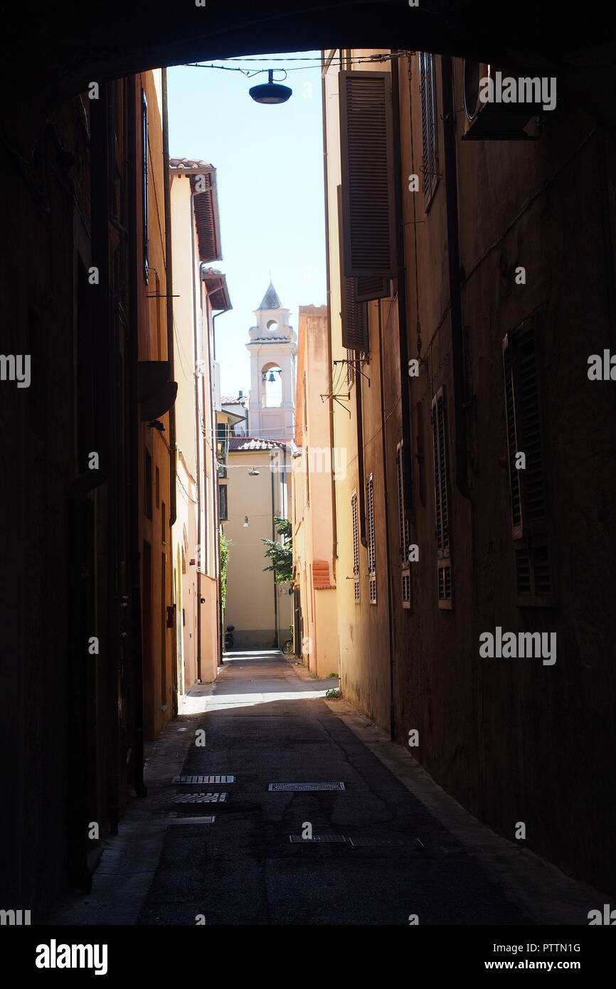 Narrow alley in Pisa, Italy Stock Photo - Alamy