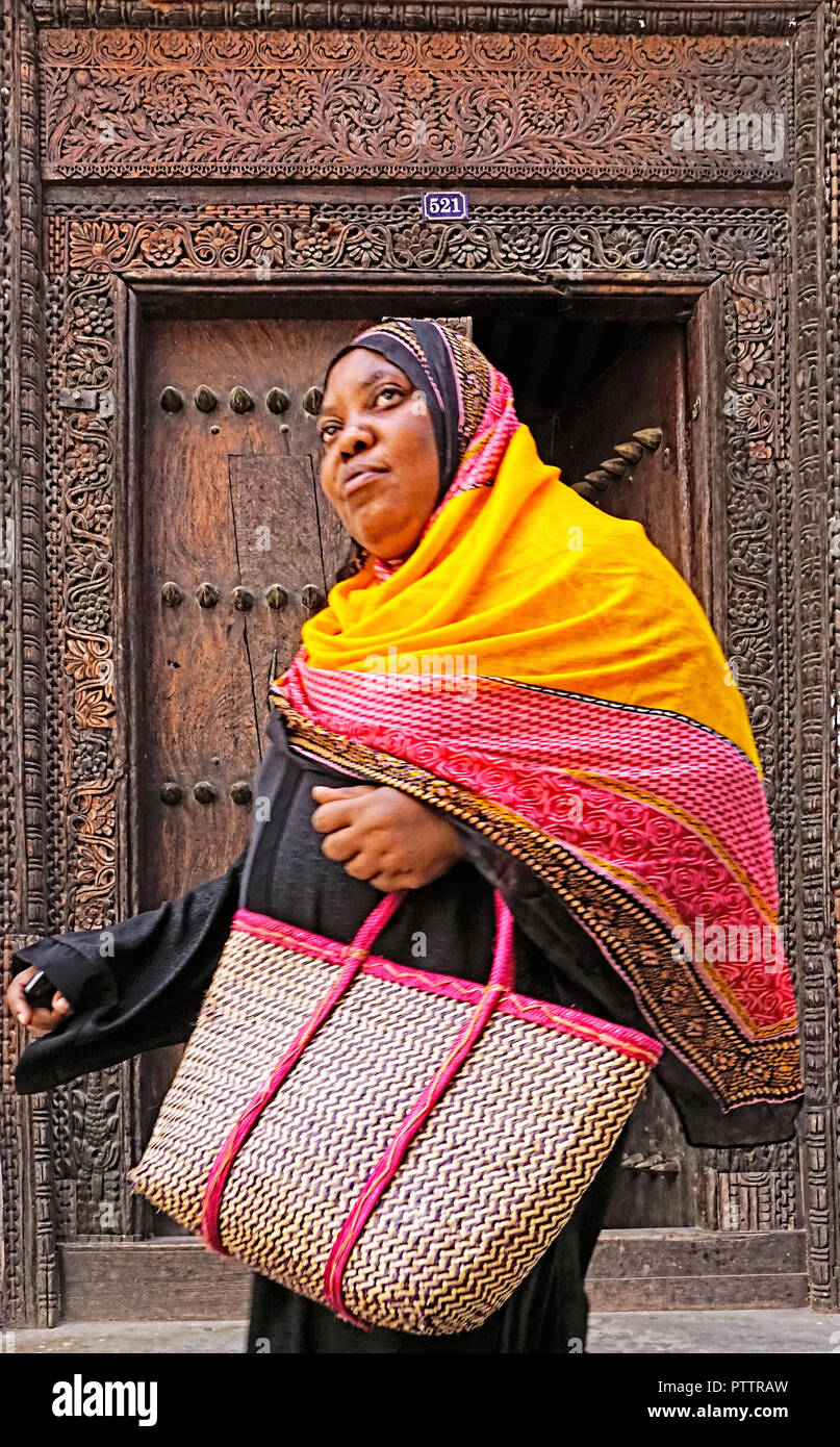 Tanzania women hi-res stock photography and images - Alamy