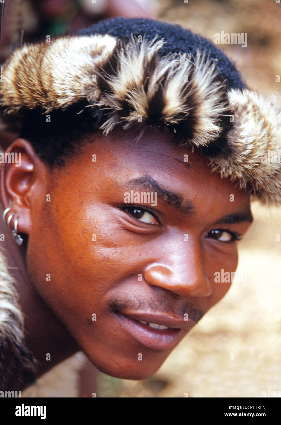 Zulu men hi-res stock photography and images - Alamy
