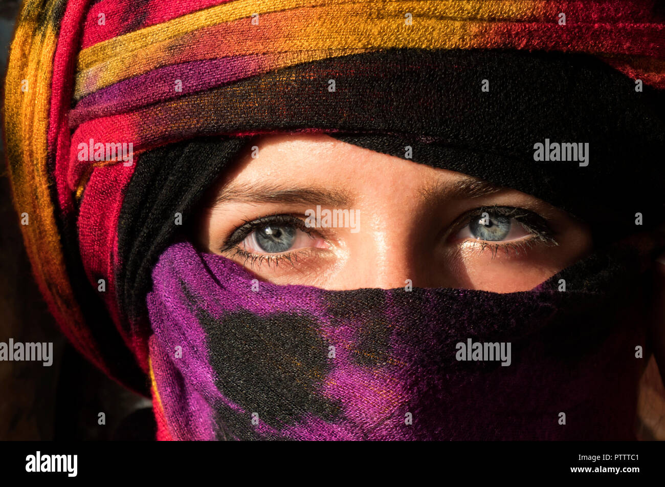 Portrait berber girl hi-res stock photography and images - Alamy