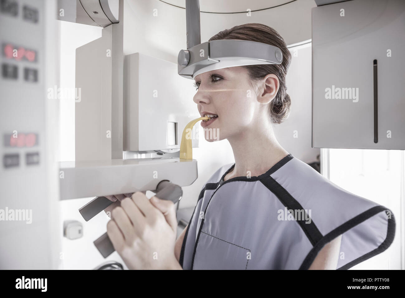 Roentgen Ray Apparatus High Resolution Stock Photography and Images - Alamy