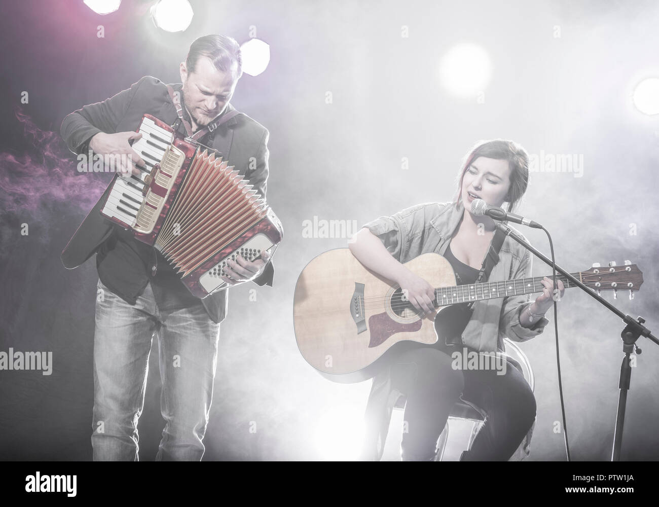Musikerin High Resolution Stock Photography and Images - Alamy