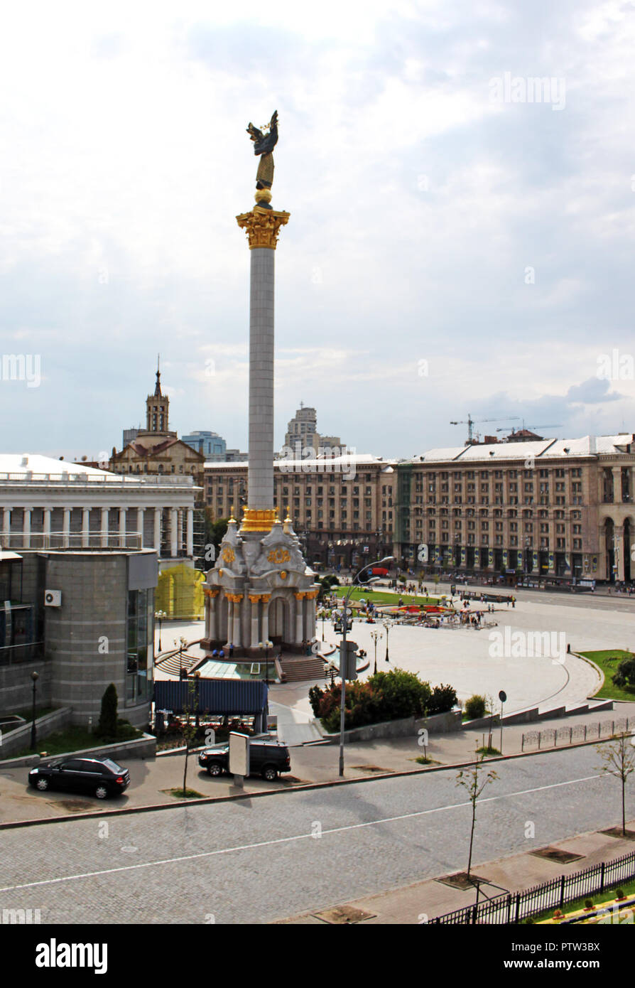 Maidan Nezalezhnosti square, Kiev, Ukraine Stock Photo - Alamy