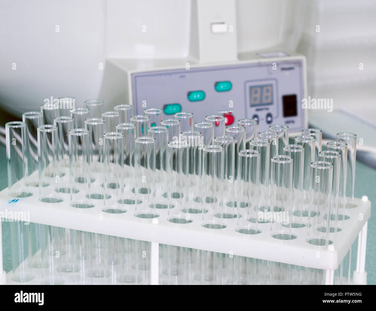 Medical devices blood hi-res stock photography and images - Alamy