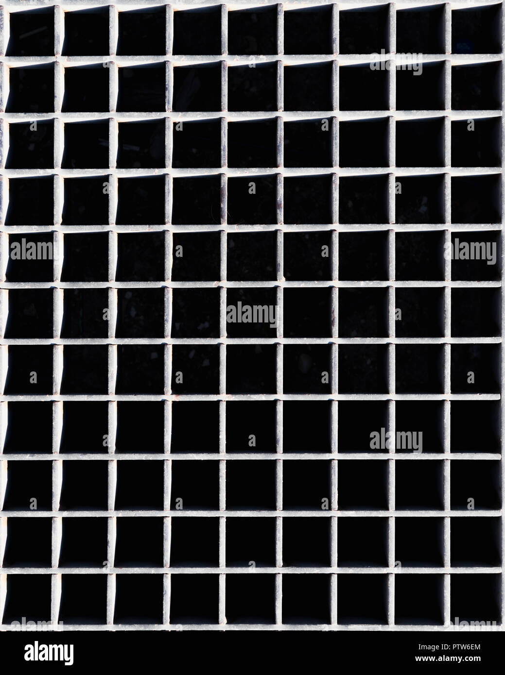 Metal grid texture hi-res stock photography and images - Alamy