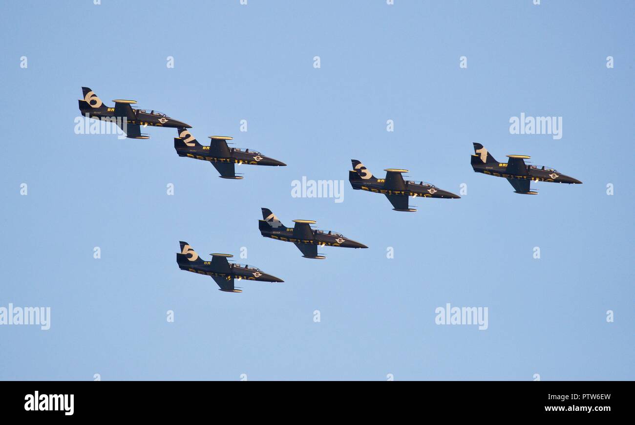 Bournemouth air festival display hi-res stock photography and images ...