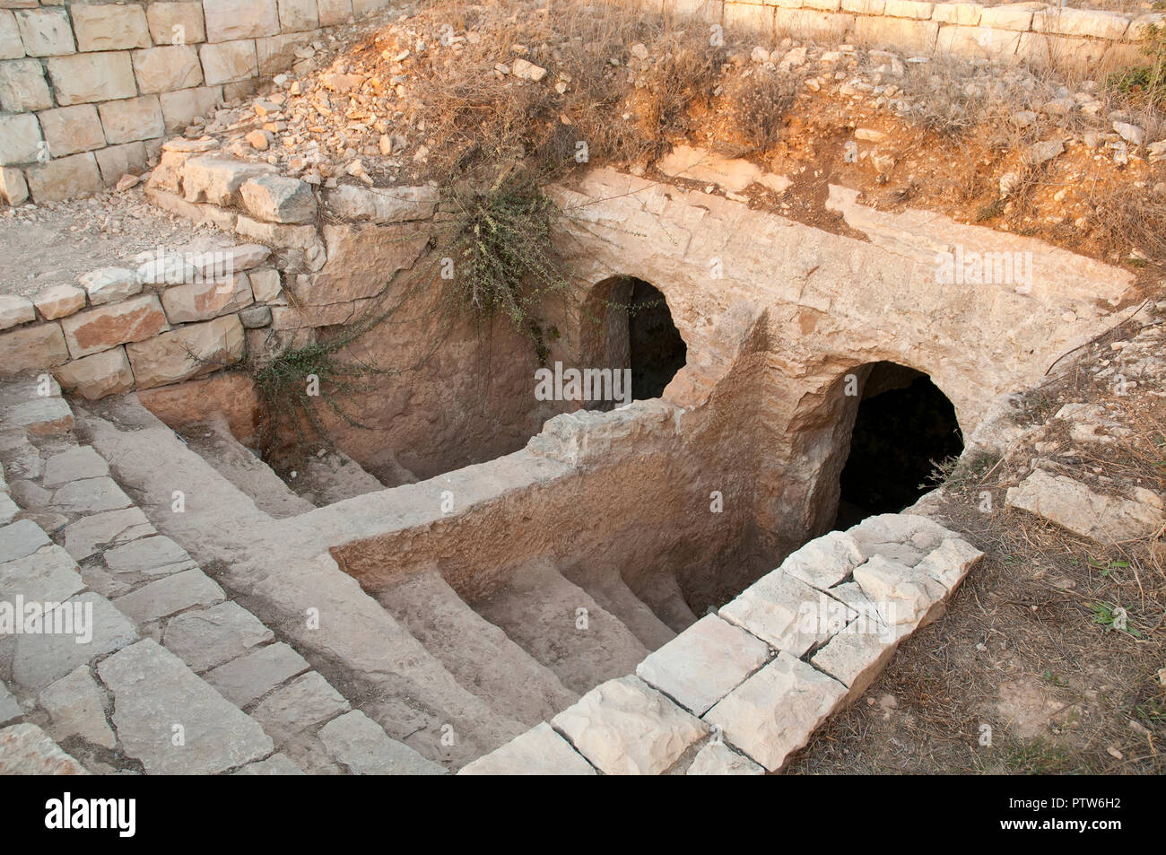 Mikveh hi-res stock photography and images - Alamy