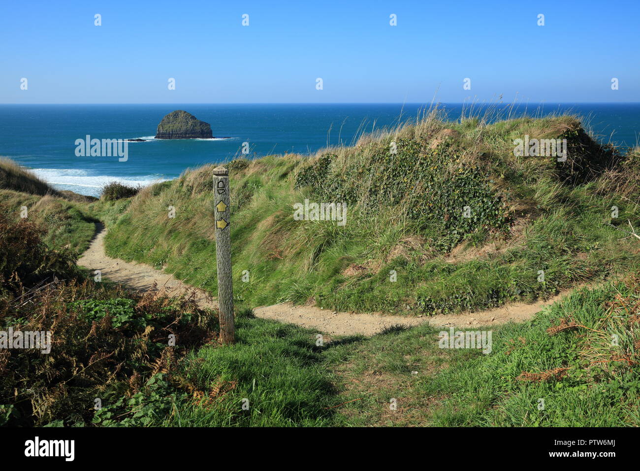 Trebarwith Strand - coastal path, North Cornwall, England, UK Stock ...