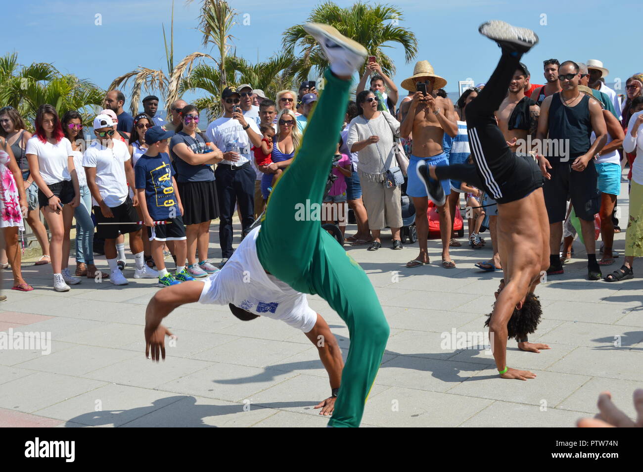 Capoeira dance hi-res stock photography and images - Alamy
