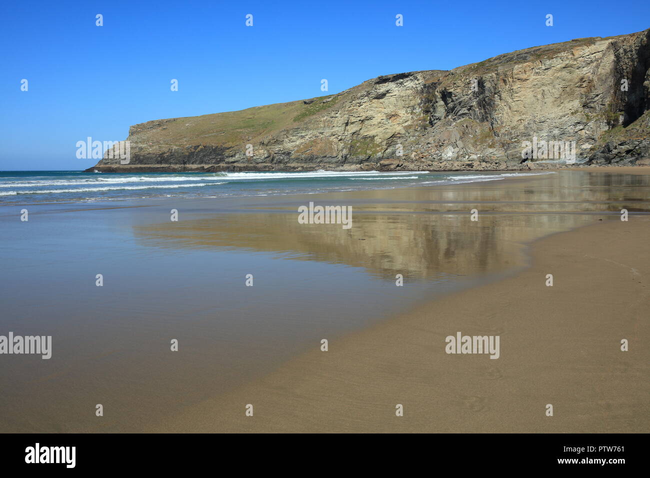 Penhallic point, Trebarwith Strand, North Cornwall, England, UK Stock ...