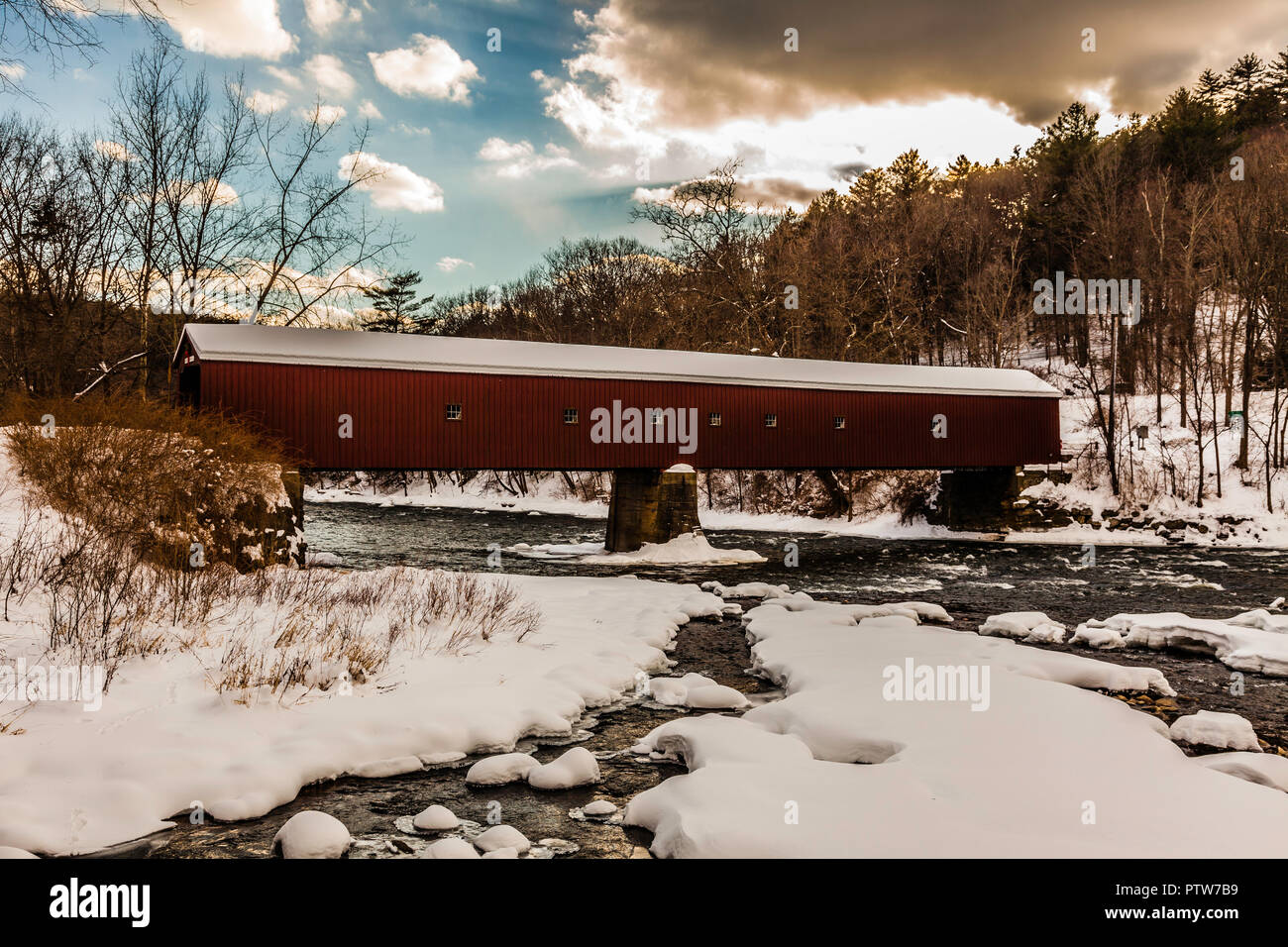 Covered Bridge West Cornwall, Connecticut, USA Stock Photo - Alamy