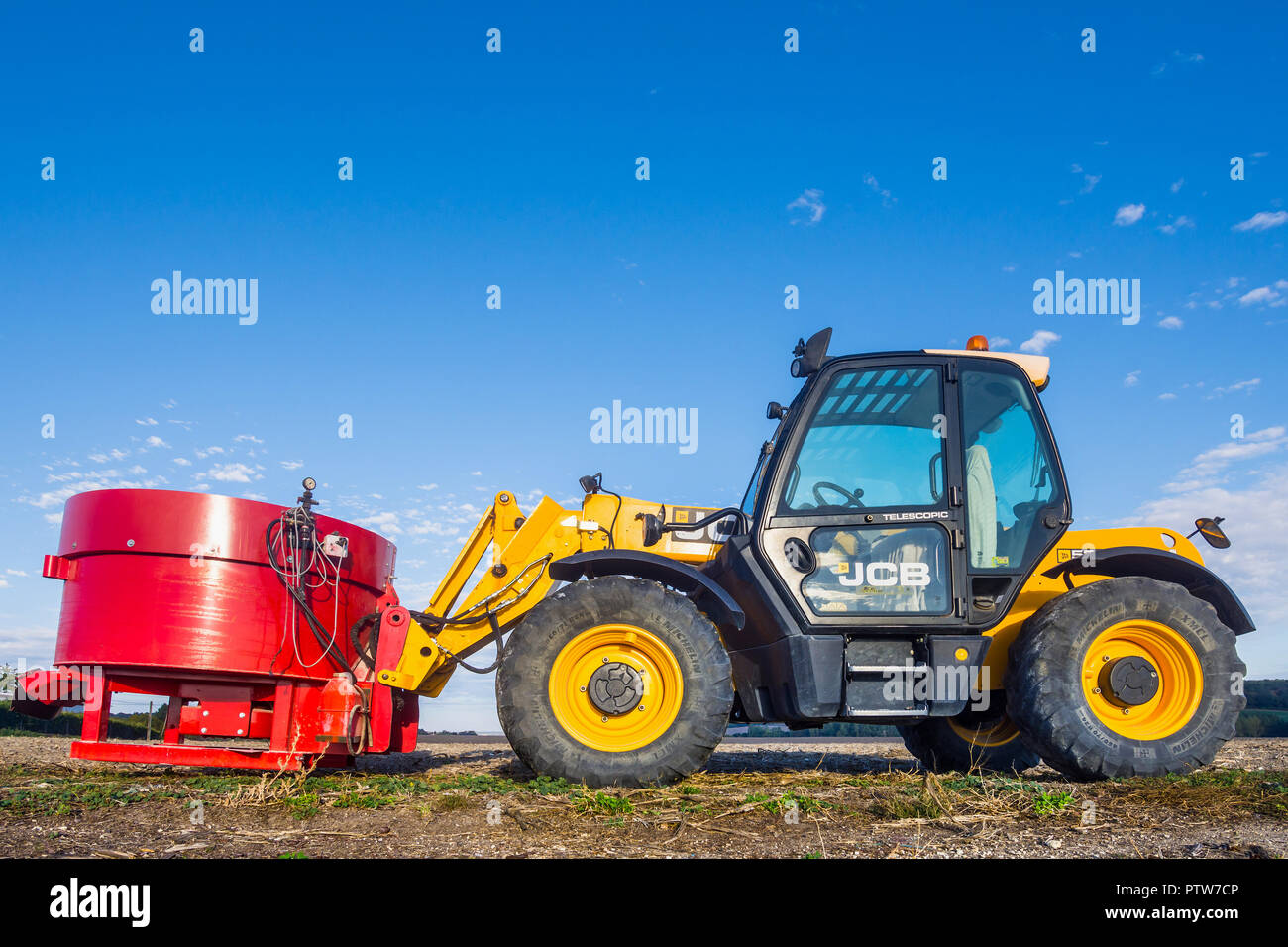Grain hopper hi-res stock photography and images - Alamy