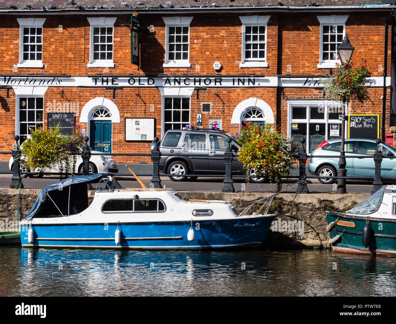 The Old Anchor Inn, Next to River Thames, Abingdon, Oxfordshire ...