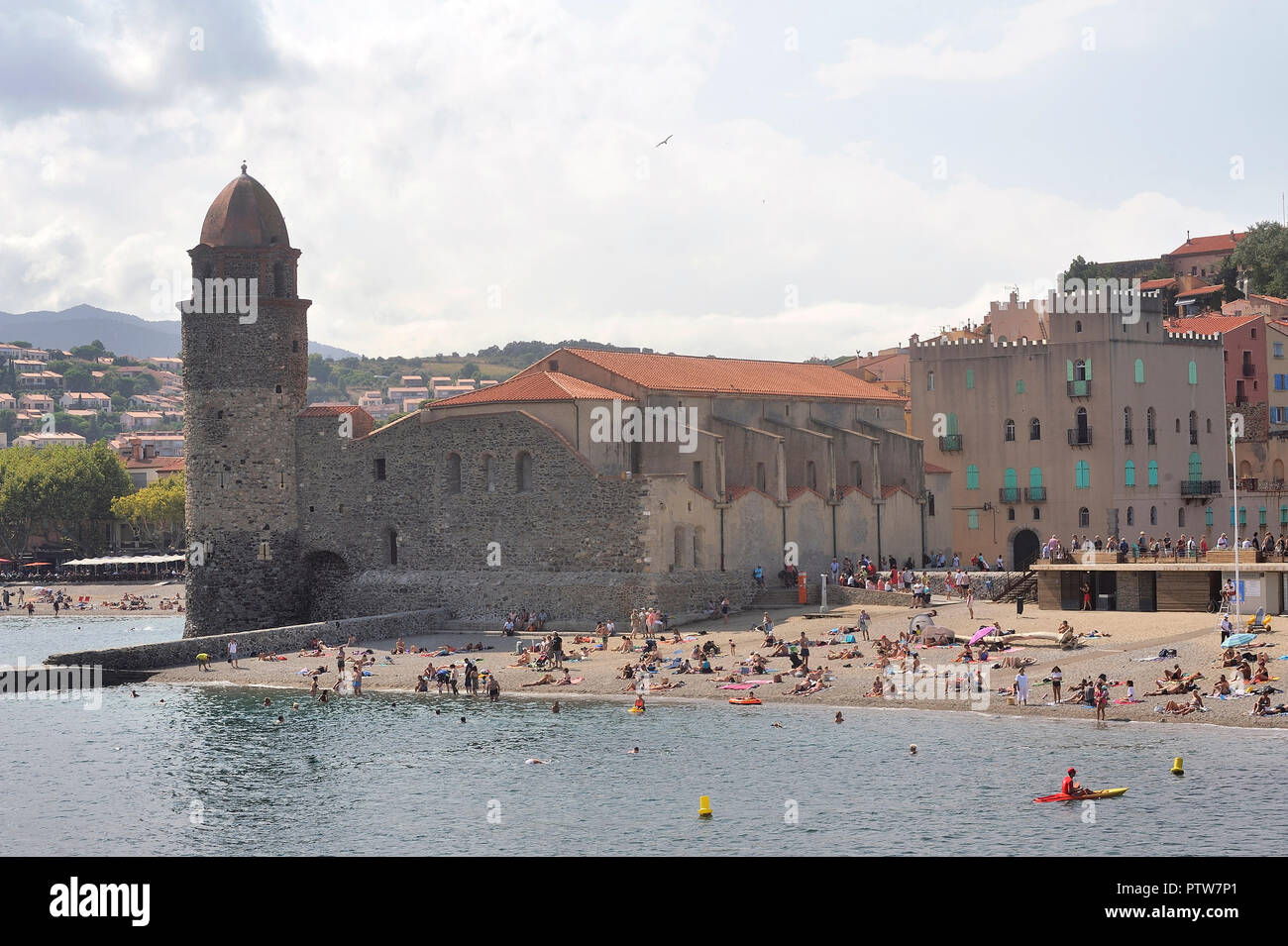 Collioure beach at the foot of the Saint-Vincent chapel with a view of ...