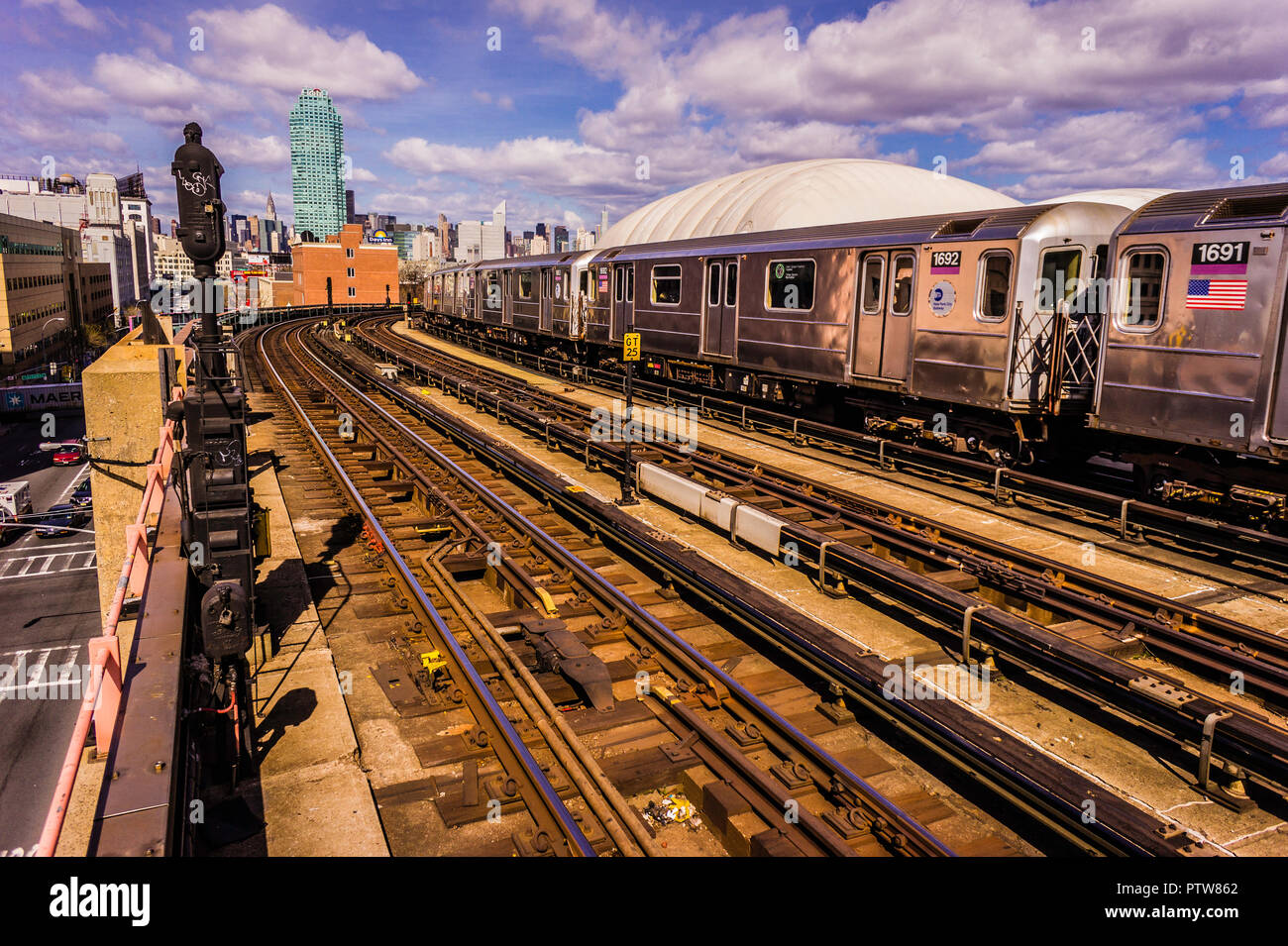 33rd street subway station nyc hi-res stock photography and images - Alamy