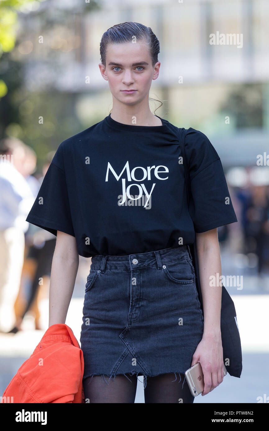Model after Christopher Kane Stock Photo - Alamy