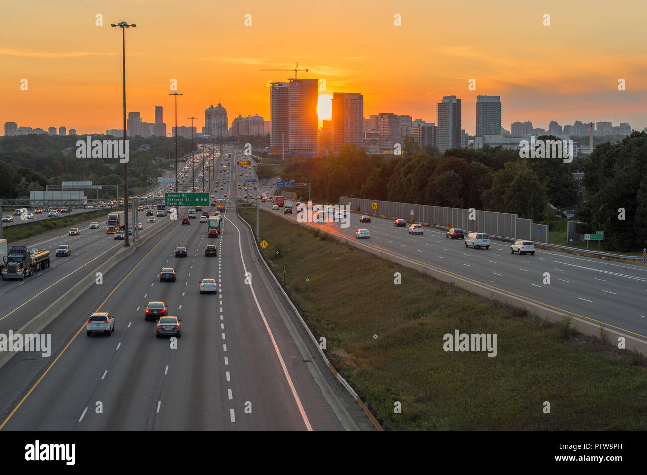 Highway 401 hi-res stock photography and images - Alamy