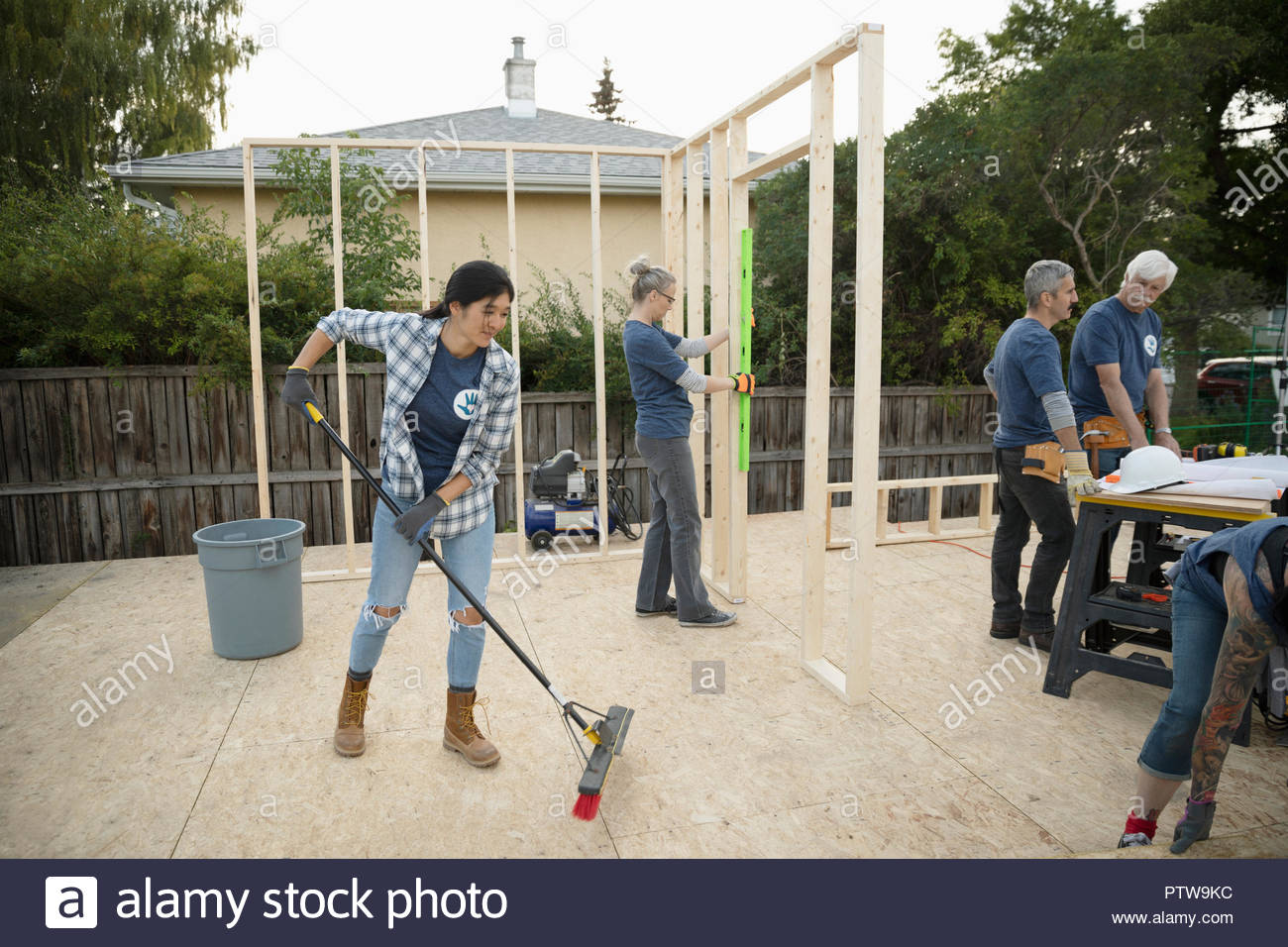 Helping tool hi-res stock photography and images - Alamy
