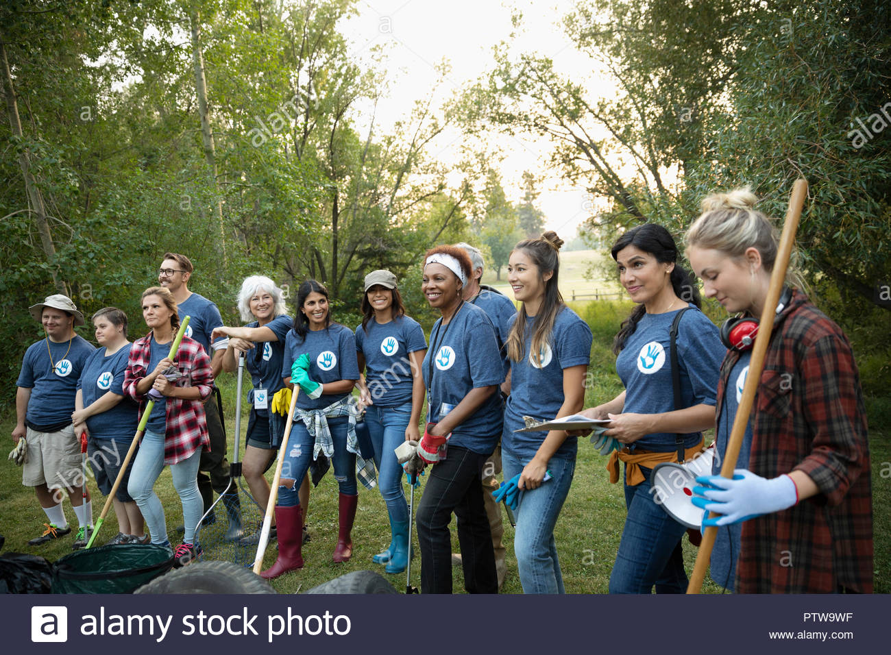 Native american community meeting hi-res stock photography and images ...