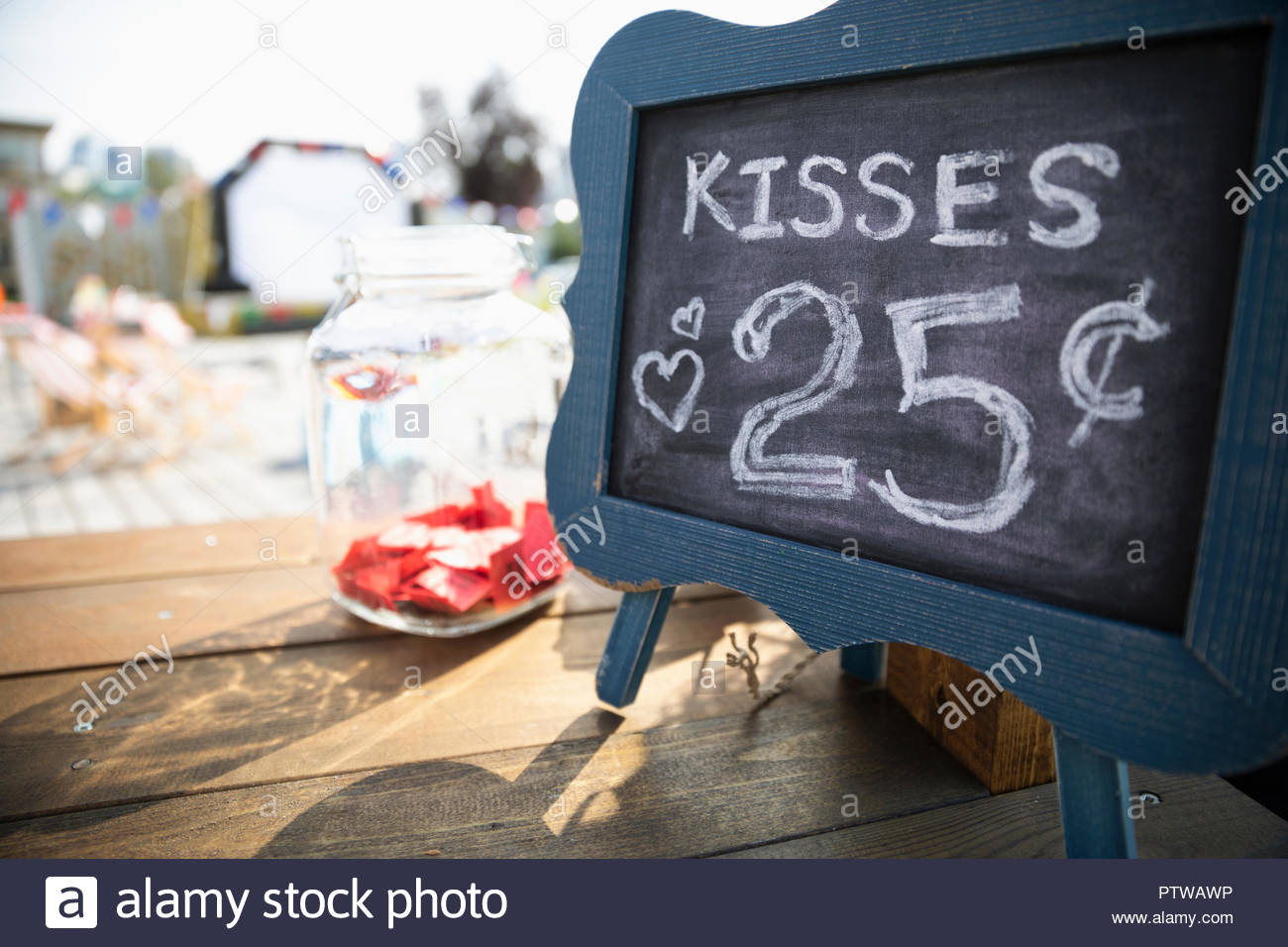 Kisses sign hi-res stock photography and images - Alamy