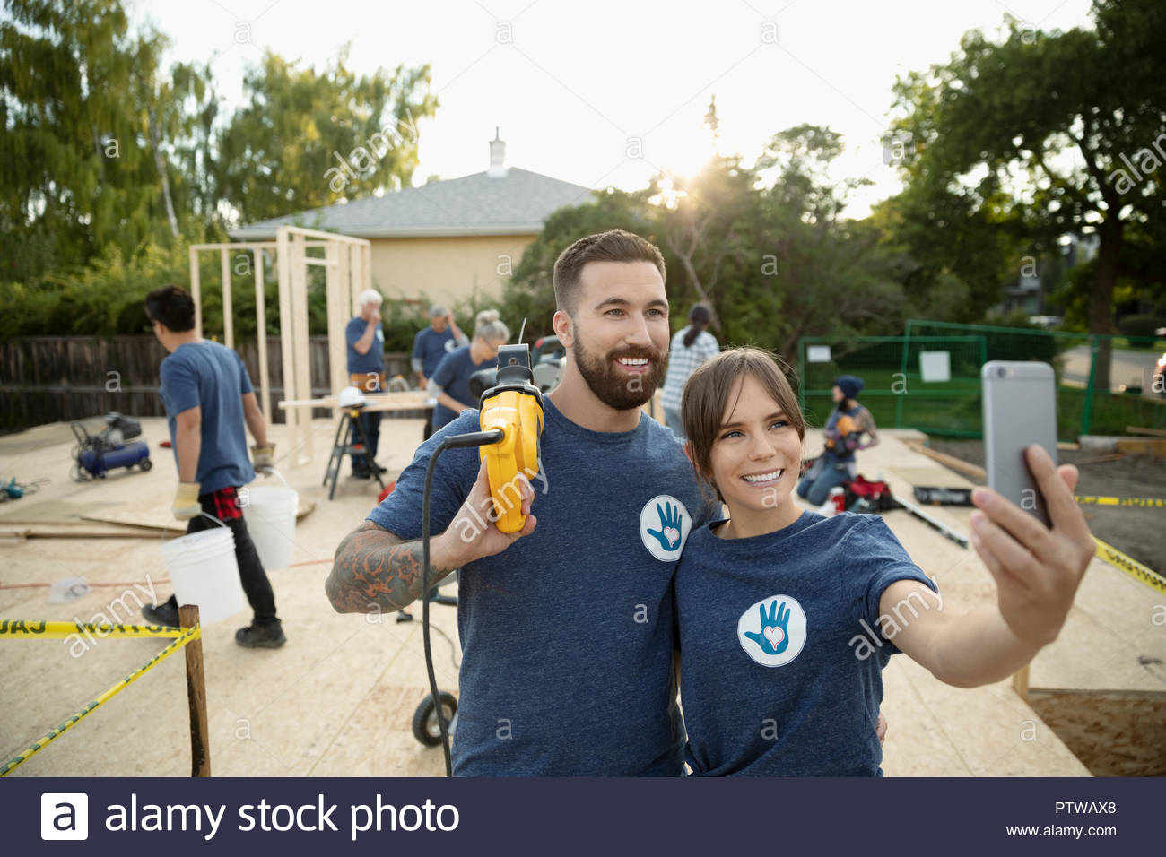 Volunteers building house together hi-res stock photography and images ...