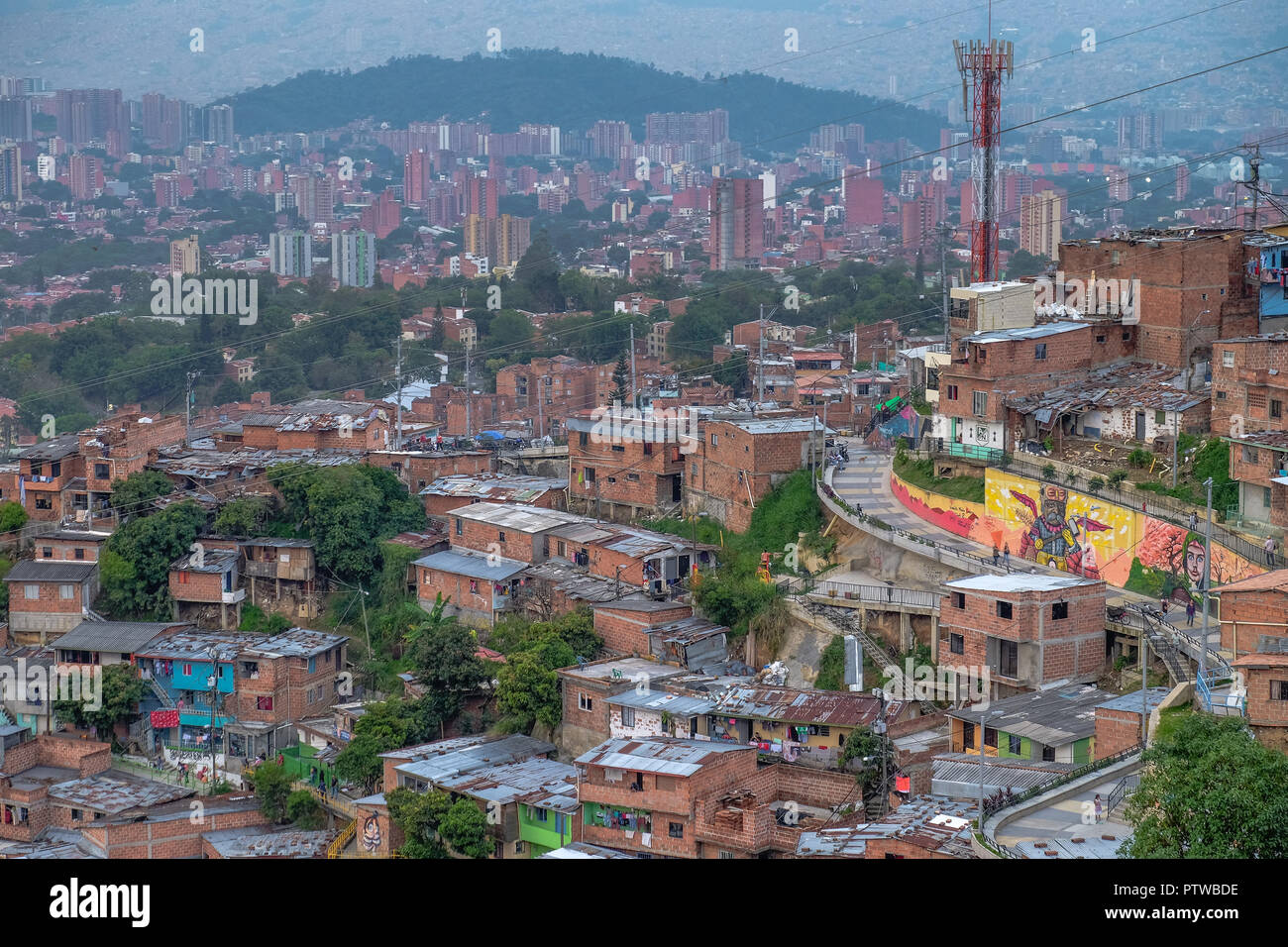 Comuna 13 medellin hi-res stock photography and images - Alamy