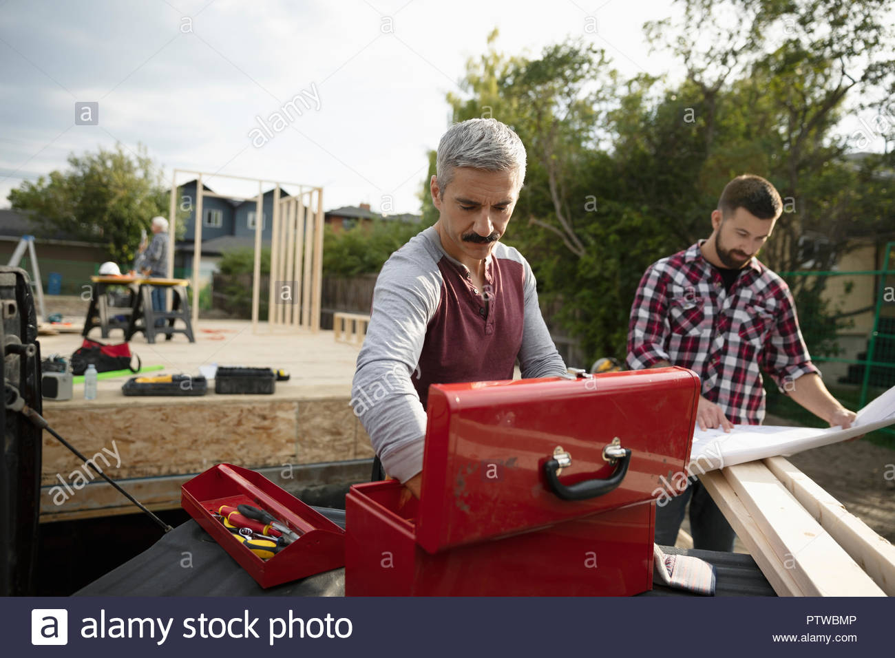 Working man toolbox hi-res stock photography and images - Alamy