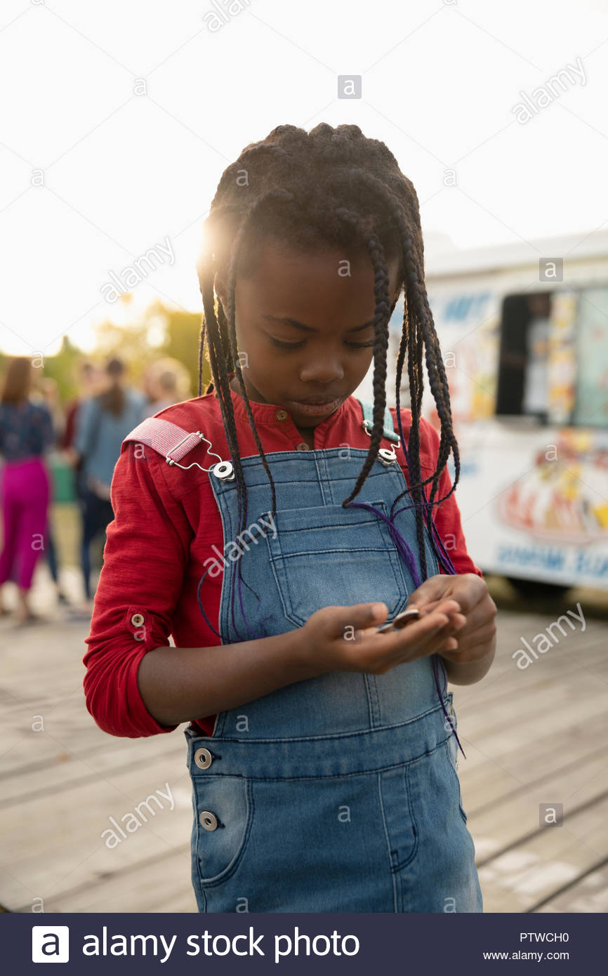 Girl counting money hi-res stock photography and images - Alamy