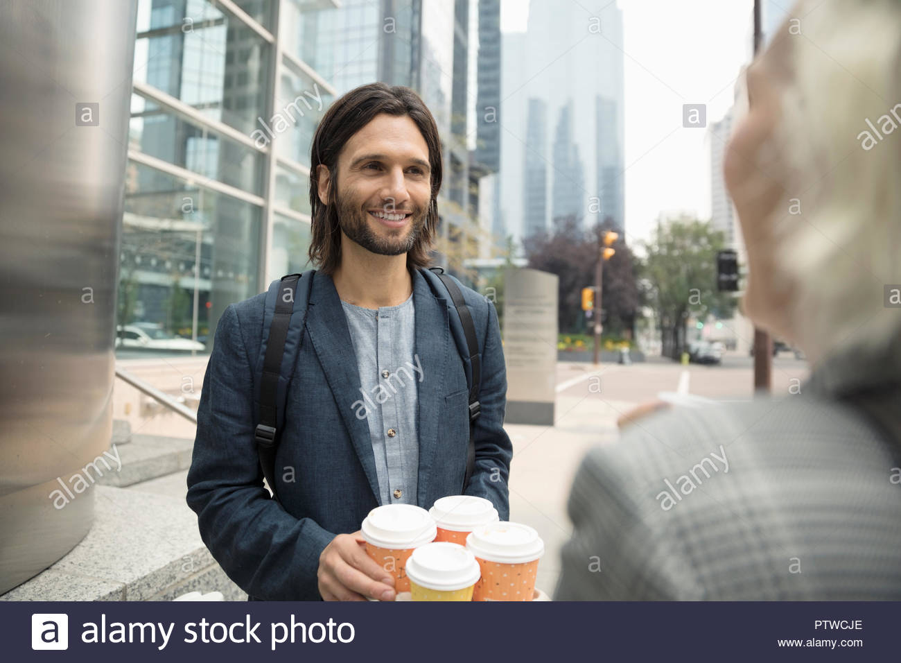 Talking over coffee hi-res stock photography and images - Alamy
