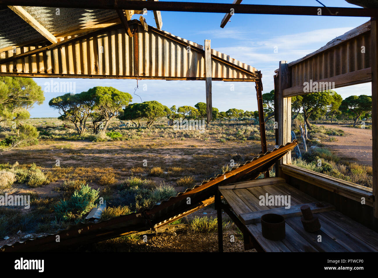 Old corrugated iron shed at Koonalda Homestead, Old Eyre Highway ...