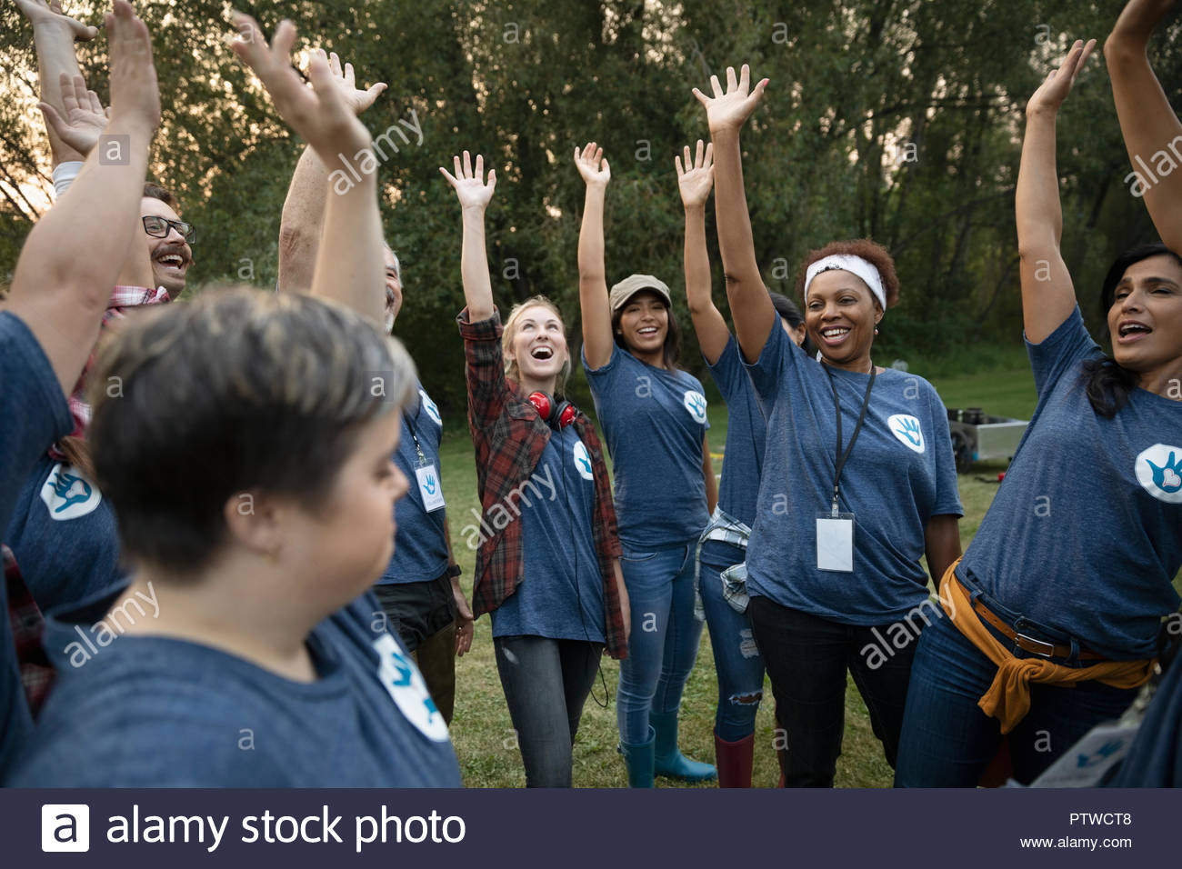 Team cheering work hi-res stock photography and images - Alamy