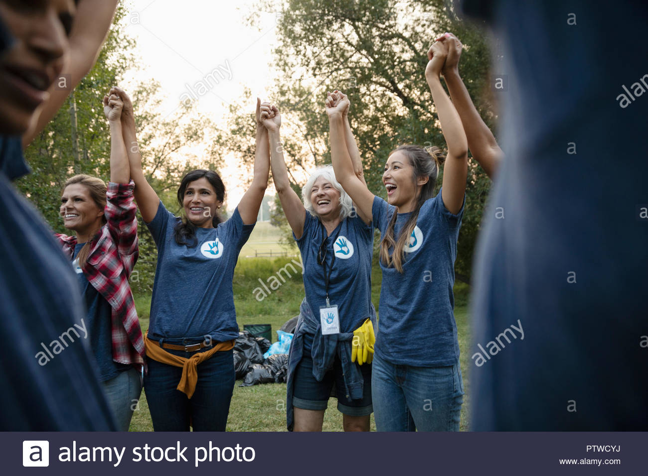 Team cheering work hi-res stock photography and images - Alamy
