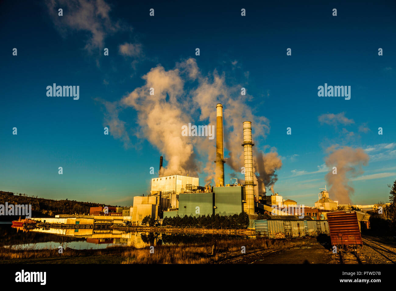 Harbor verso hi-res stock photography and images - Alamy