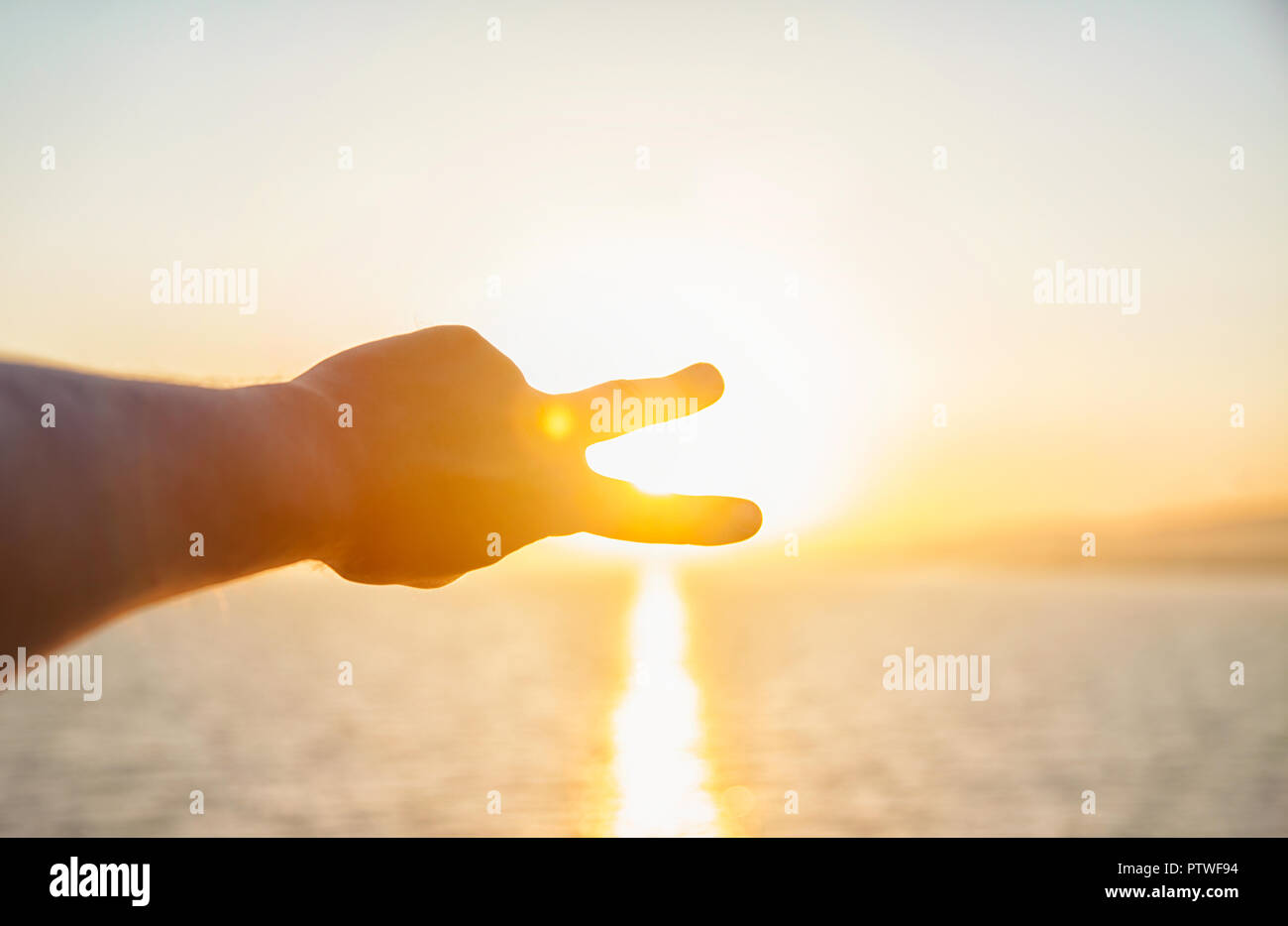 Hand reaching underwater hi-res stock photography and images - Alamy
