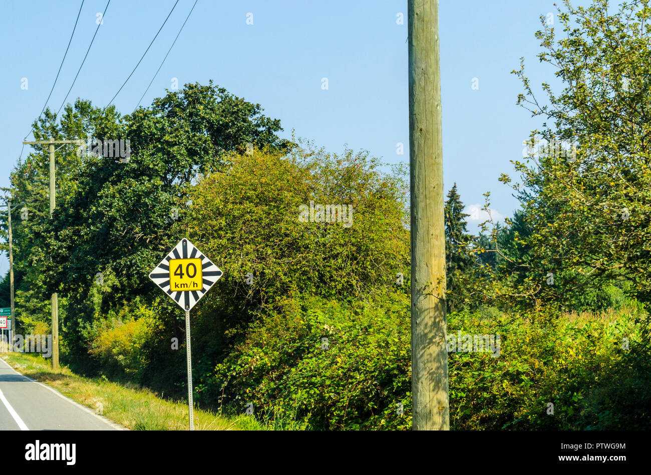 40 Kph Sign High Resolution Stock Photography and Images - Alamy