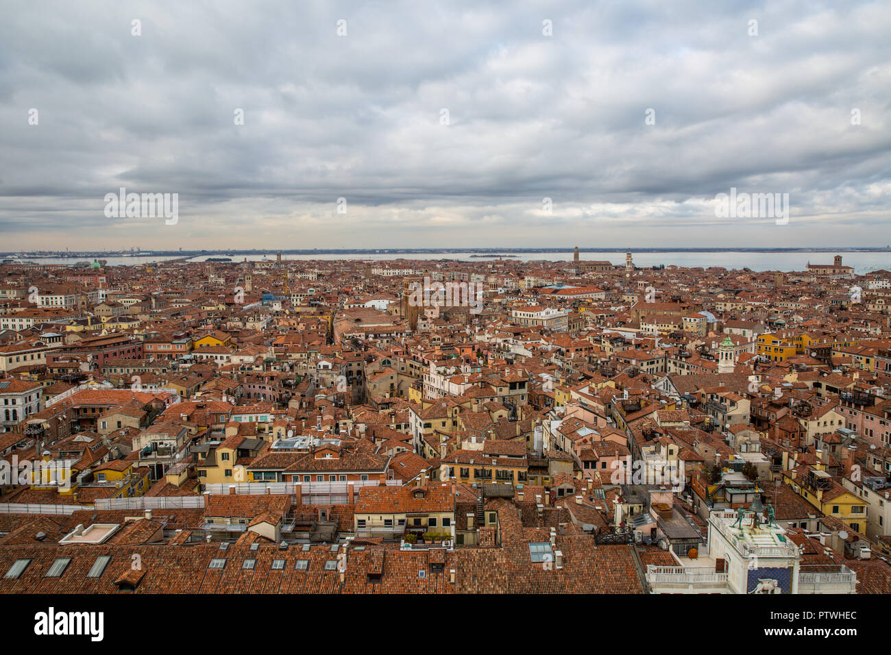 Geography travel italy venice river hi-res stock photography and images ...