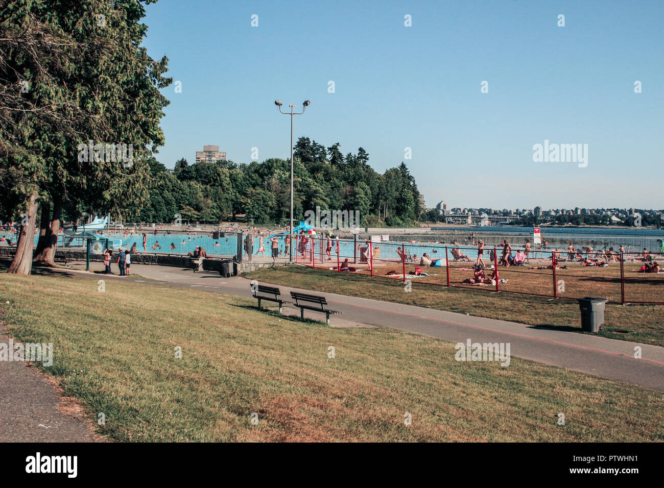 Stanley park seawall fall hi-res stock photography and images - Alamy