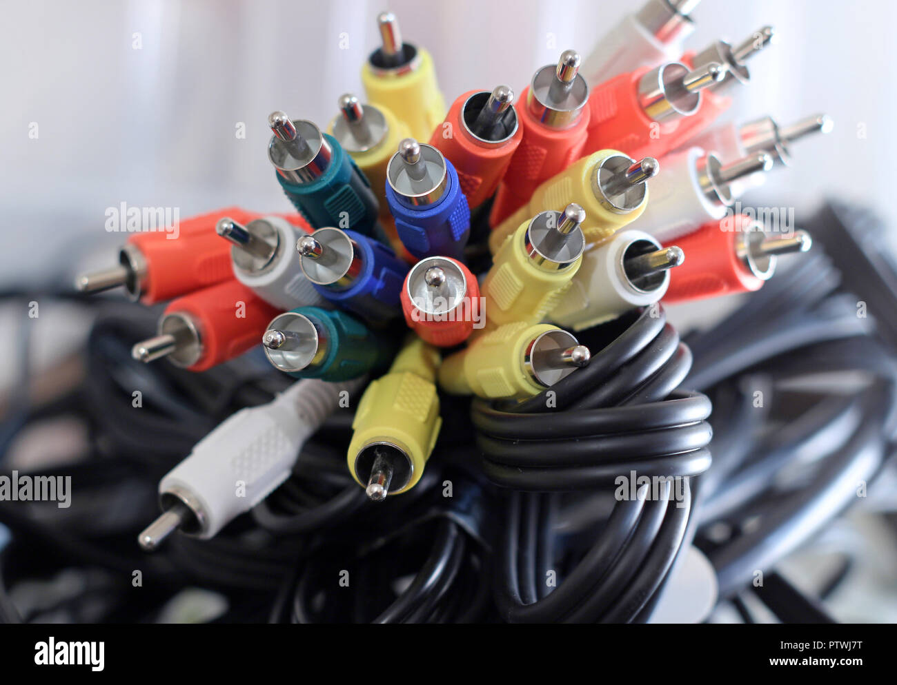Red connectors hi-res stock photography and images - Alamy